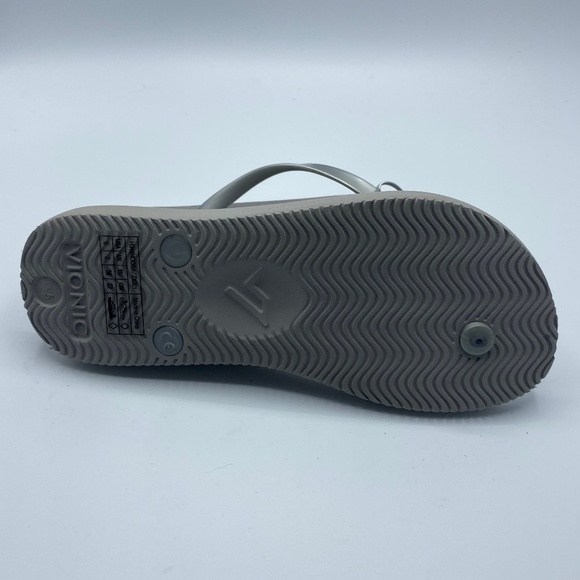 Vionic | Shoes | New Vionic Noosa Beach Flipflop In Grey | Poshmark